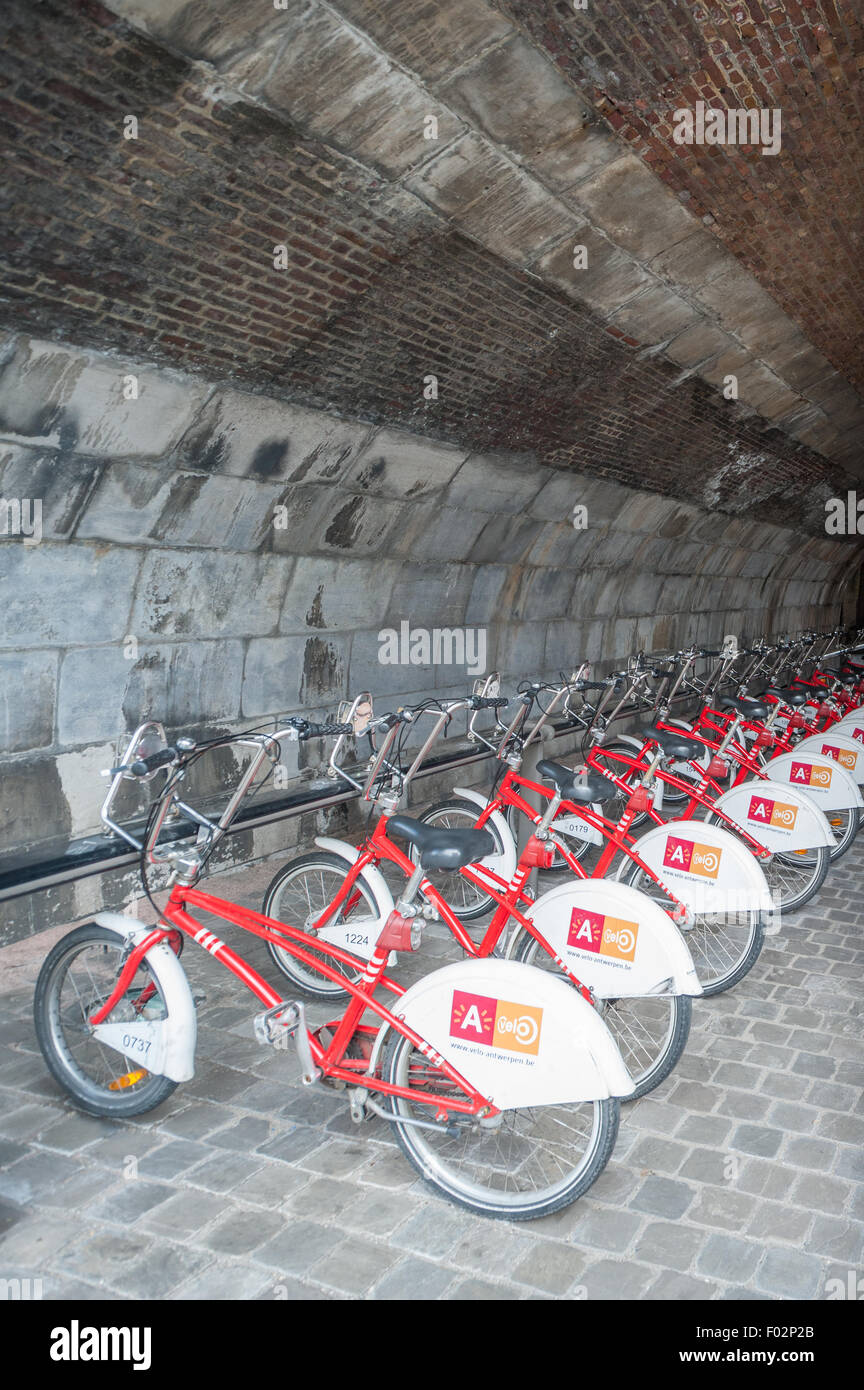 Velo station hi-res stock photography and images - Alamy