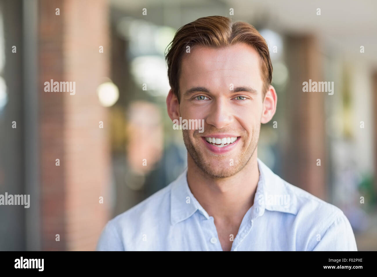 Happy smiling hi-res stock photography and images - Alamy