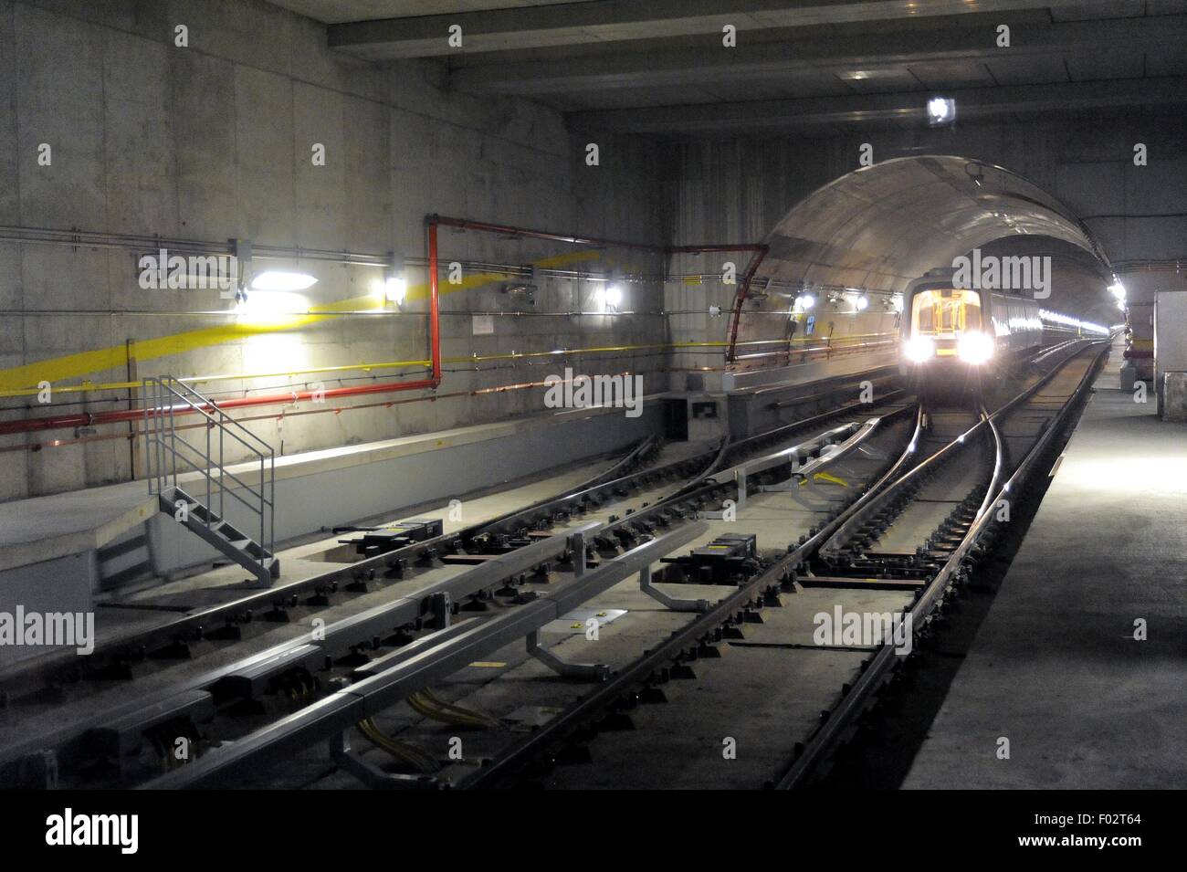 Milan (Italy), the automated metro line 5 Stock Photo - Alamy