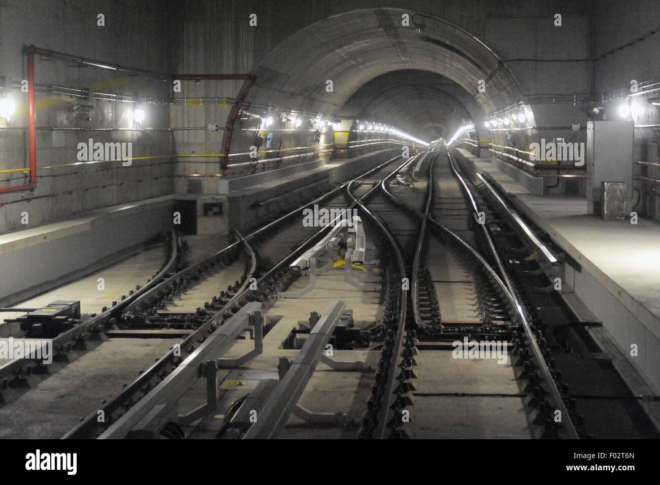 Milan (Italy), the automated metro line 5 Stock Photo - Alamy