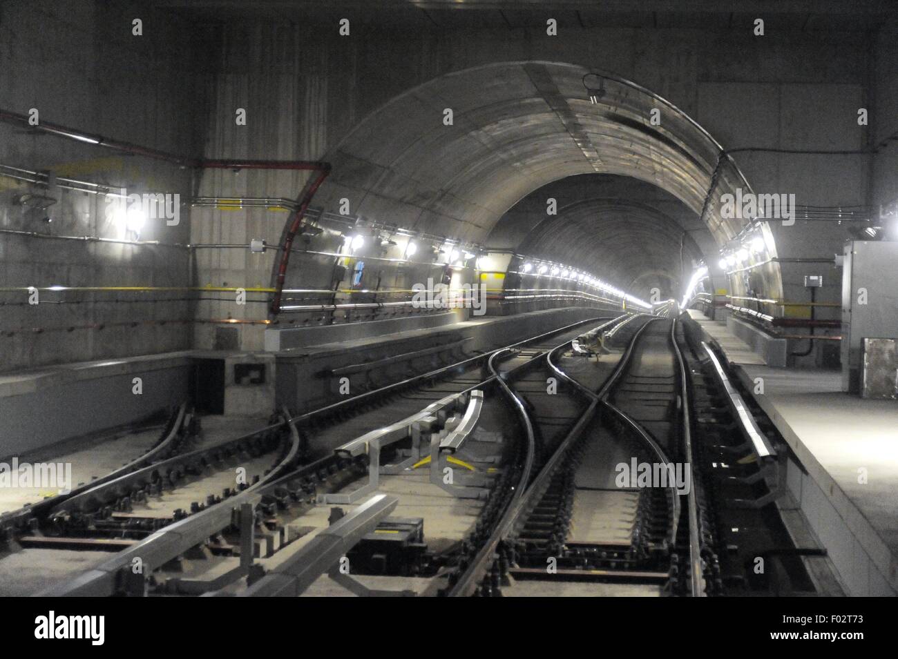 Milan (Italy), the automated metro line 5 Stock Photo - Alamy