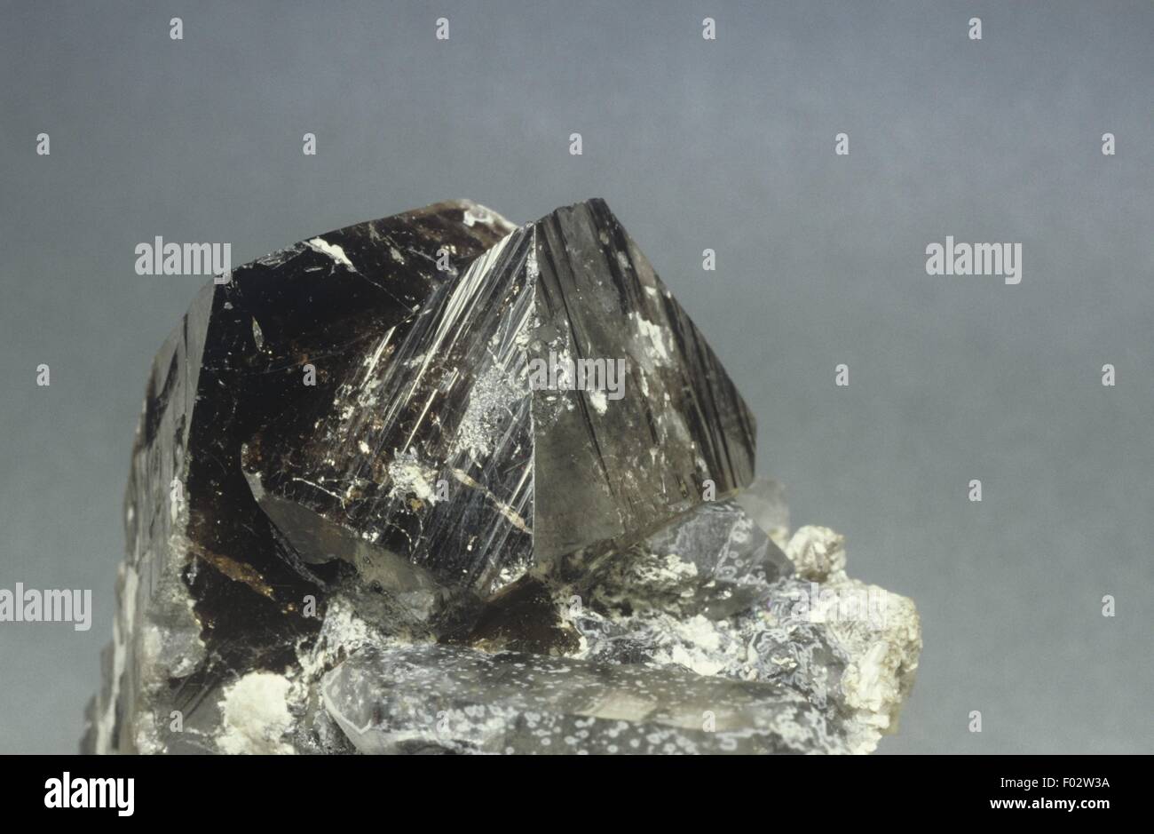 Scheelite hi-res stock photography and images - Alamy