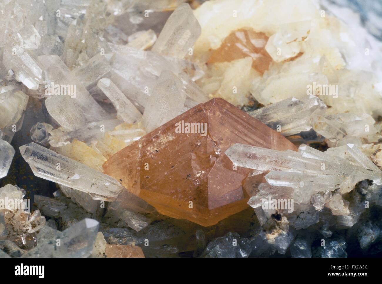 Scheelite hi-res stock photography and images - Alamy