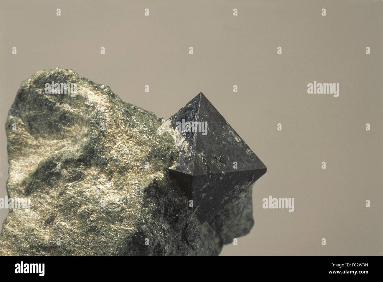 Minerals - Magnetite Stock Photo - Alamy
