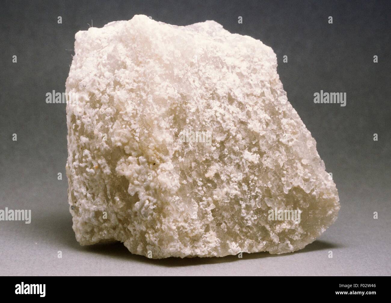 Grey kyanite hi-res stock photography and images - Alamy