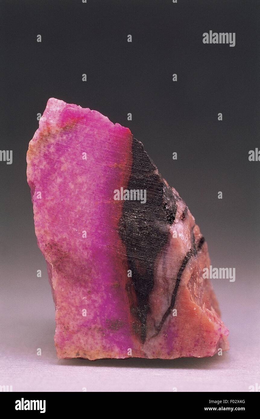 Sugilite hi-res stock photography and images - Alamy