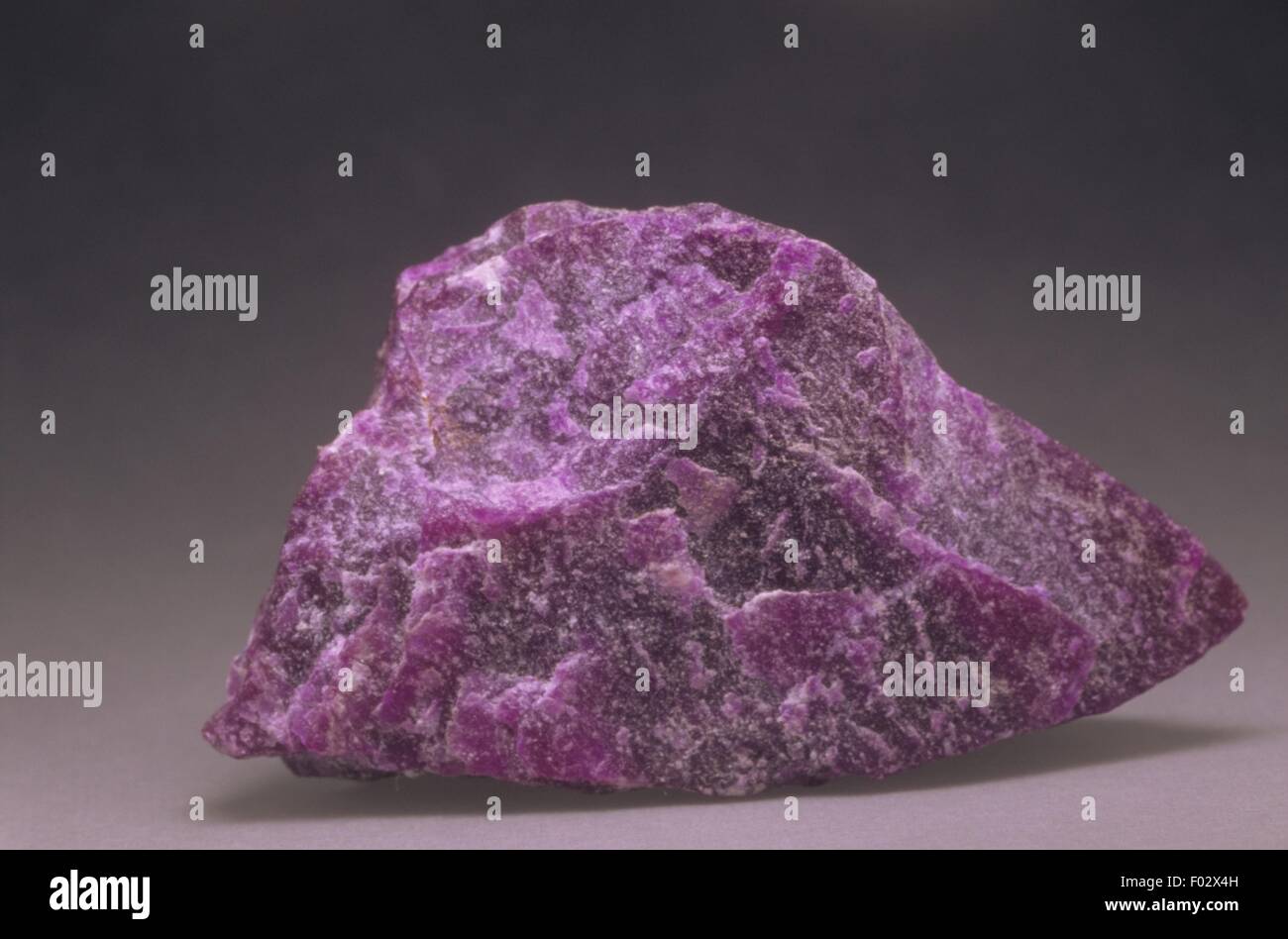 Geology sugilite nature hi-res stock photography and images - Alamy