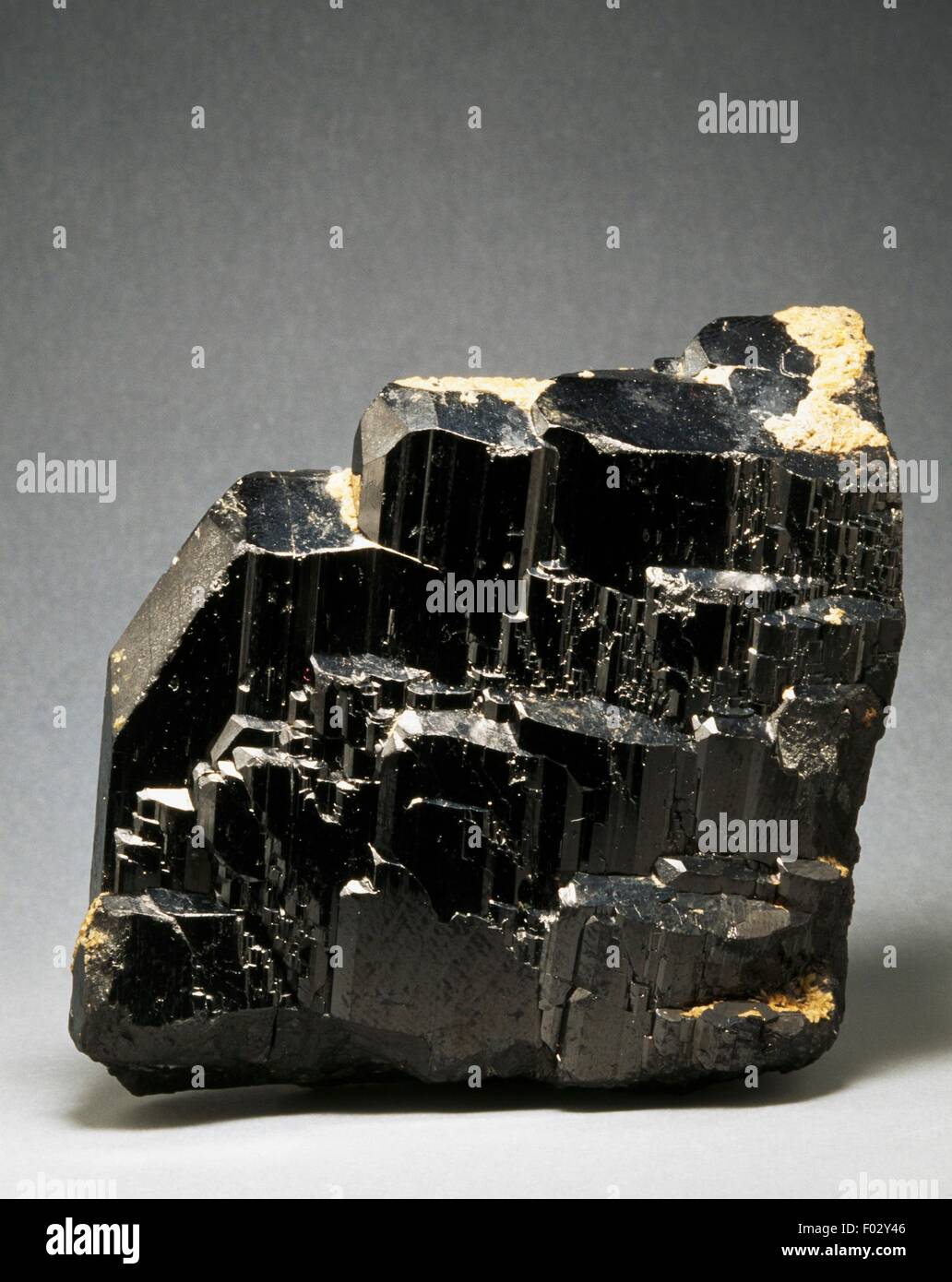 Mineral crystal wolframite hi-res stock photography and images - Alamy