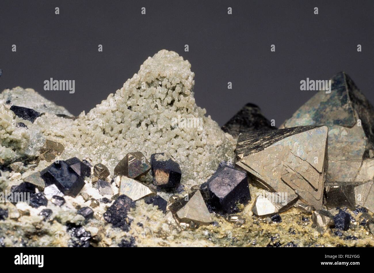 Talc crystal hi-res stock photography and images - Alamy