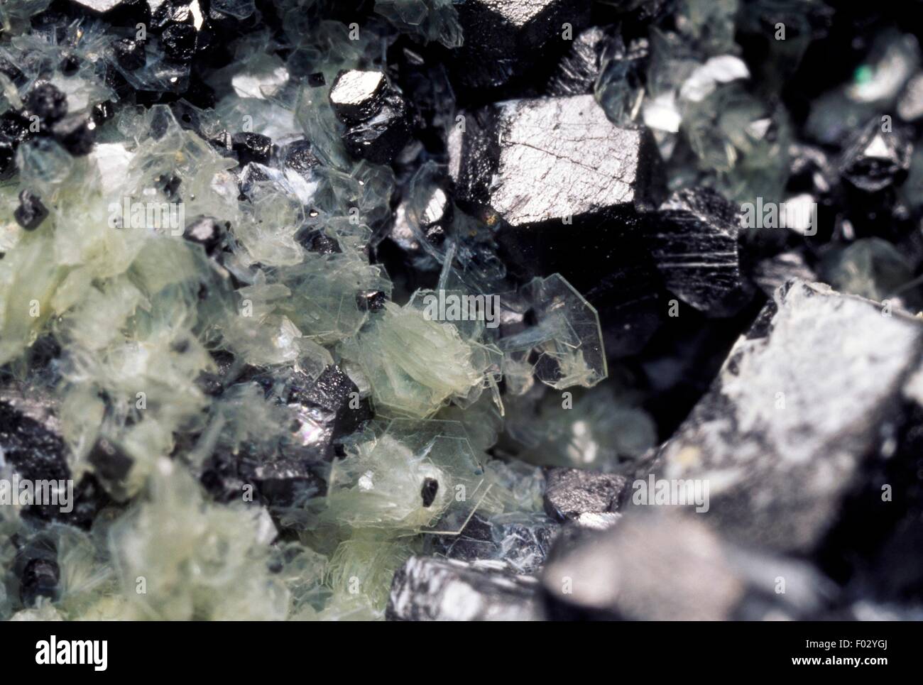 Talc crystal hi-res stock photography and images - Alamy