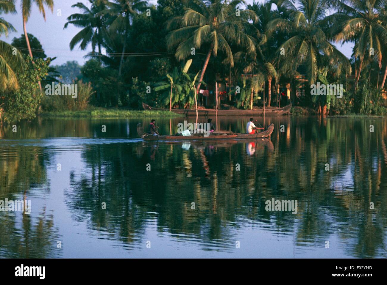 The Backwaters, lakes and brackish lagoons, near Alleppey, Kerala ...