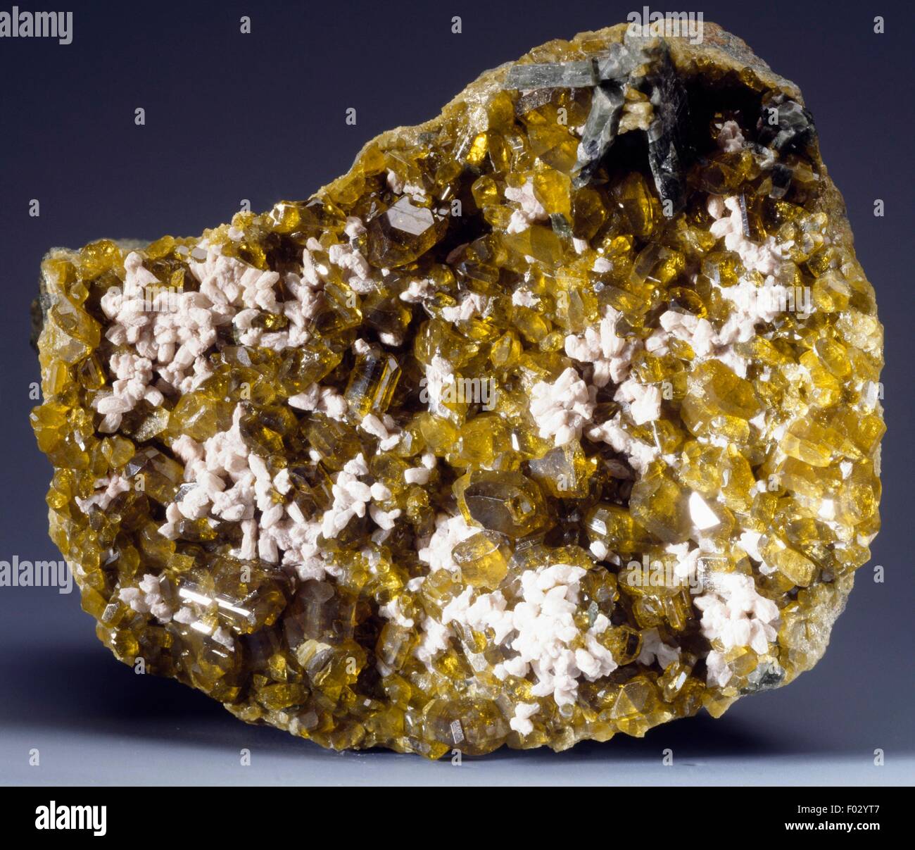 Prehnite sample hi-res stock photography and images - Alamy