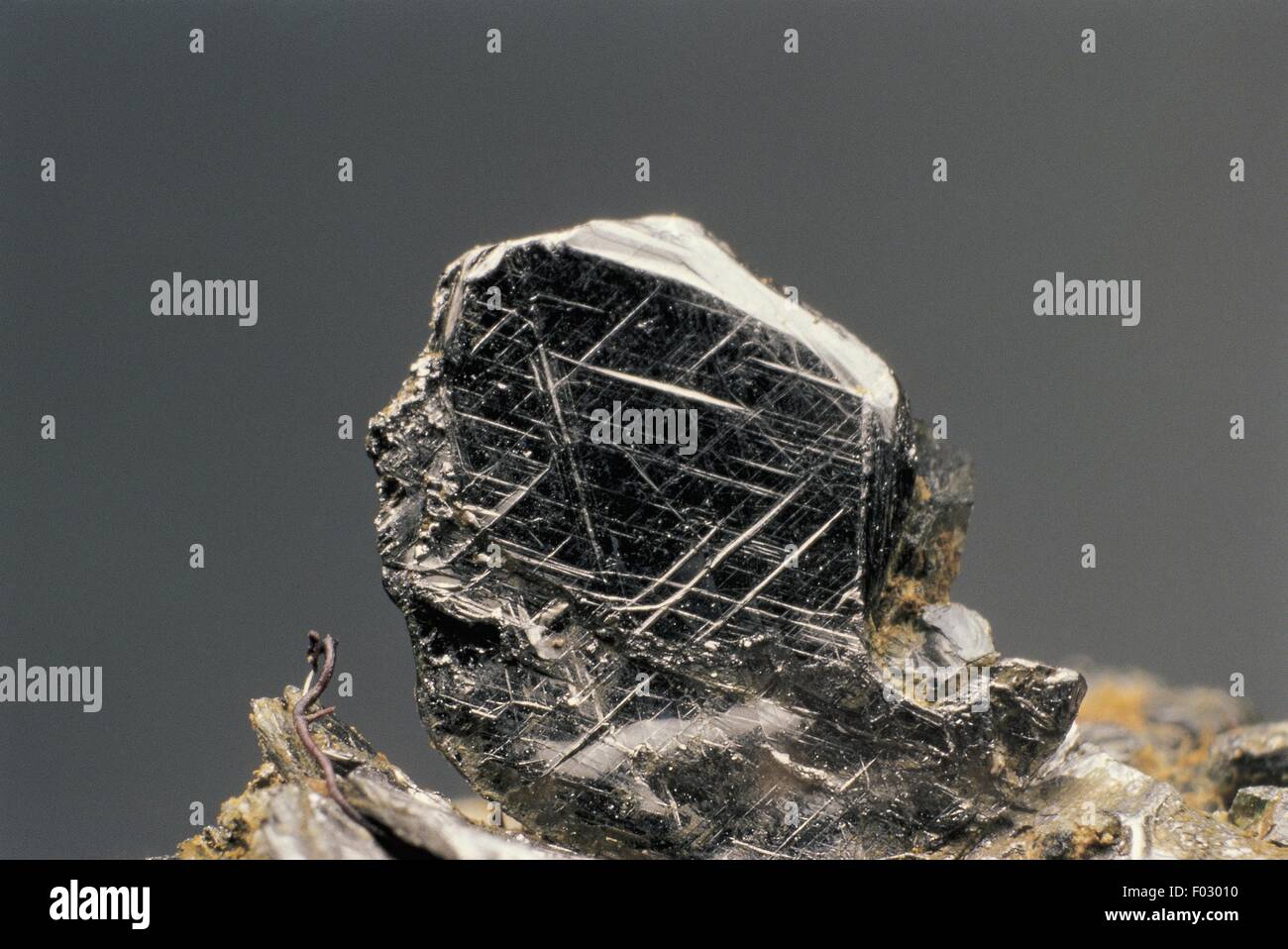 Graphite mineral hi-res stock photography and images - Alamy