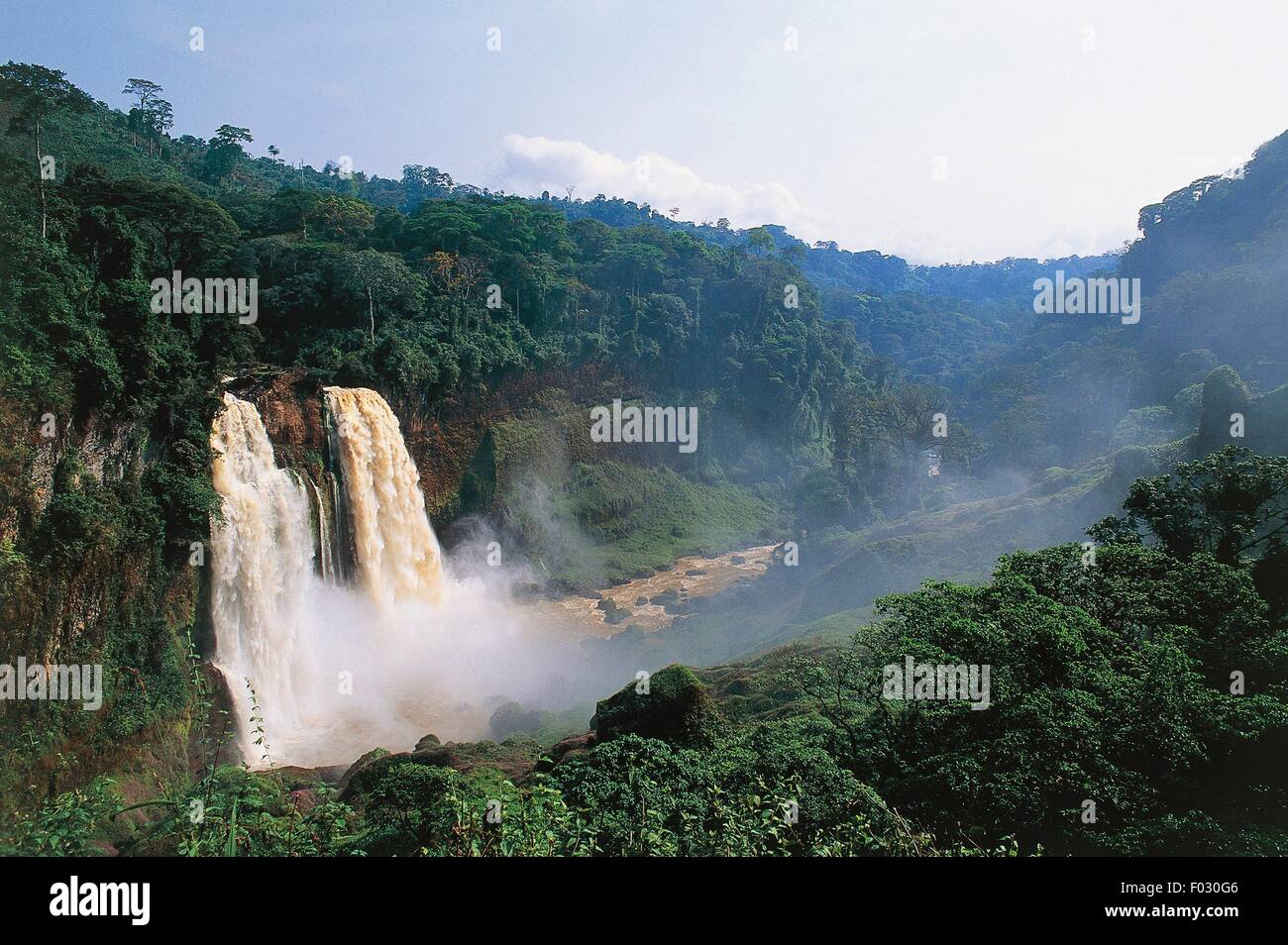 Ekom Nkam waterfalls, near Nkongsamba, Littoral region, Cameroon Stock ...