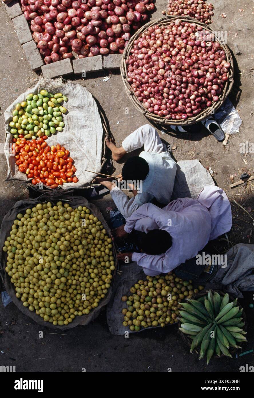 Sale fruit vegetables lahore pakistan hi-res stock photography and ...