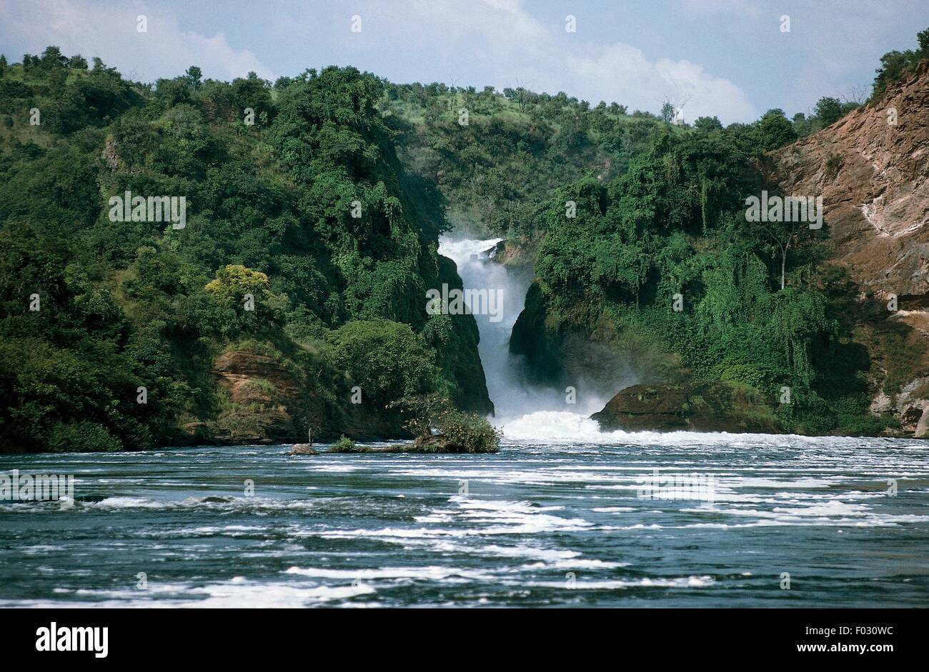 Waterfalls on the River Nile, Murchison Falls National Park, Uganda ...