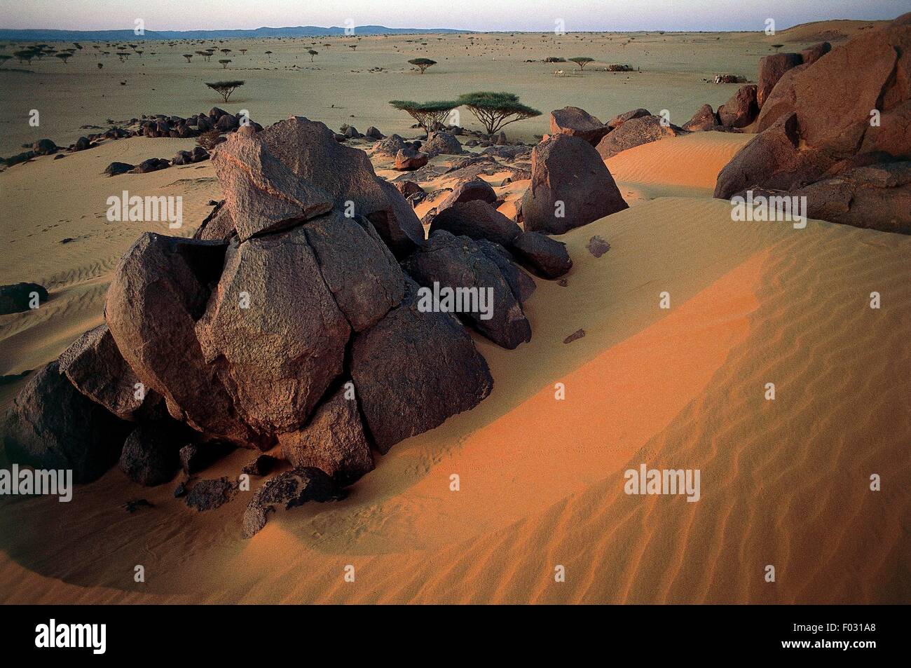 Rock formations, Nubian Desert near the sixth cataract of the Nile ...