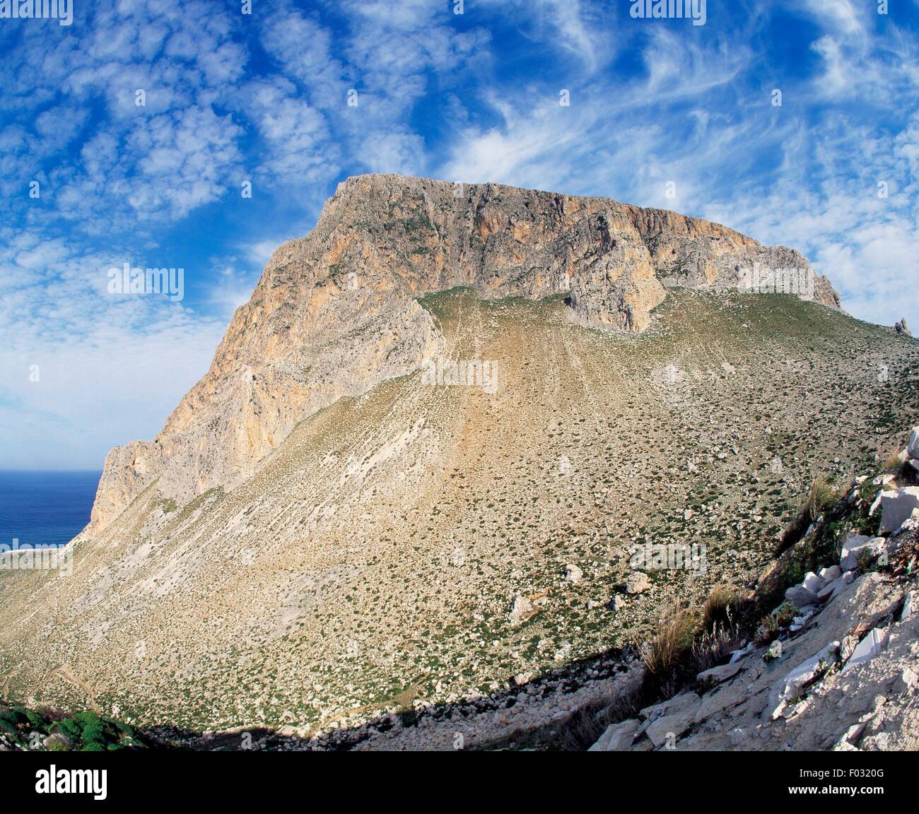 Limestone formations in the Oriented Nature Reserve of the Zingaro ...