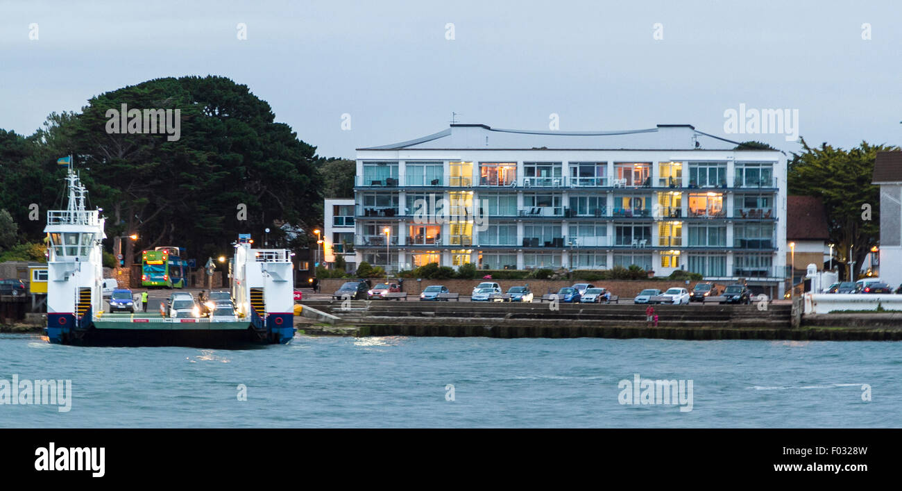 Sandbanks to shell beach chain ferry poole hi-res stock photography and ...