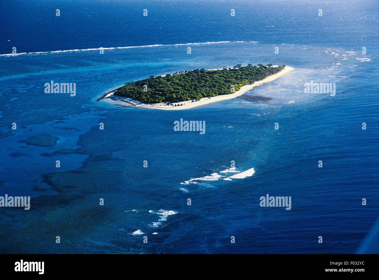 Coral atoll, Great Barrier Reef (UNESCO World Heritage List, 1981 ...