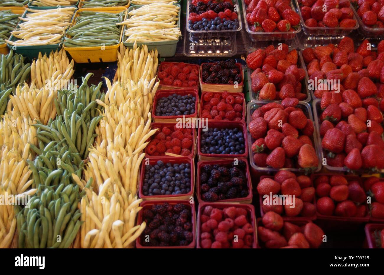 Fruit symmetry hi-res stock photography and images - Alamy