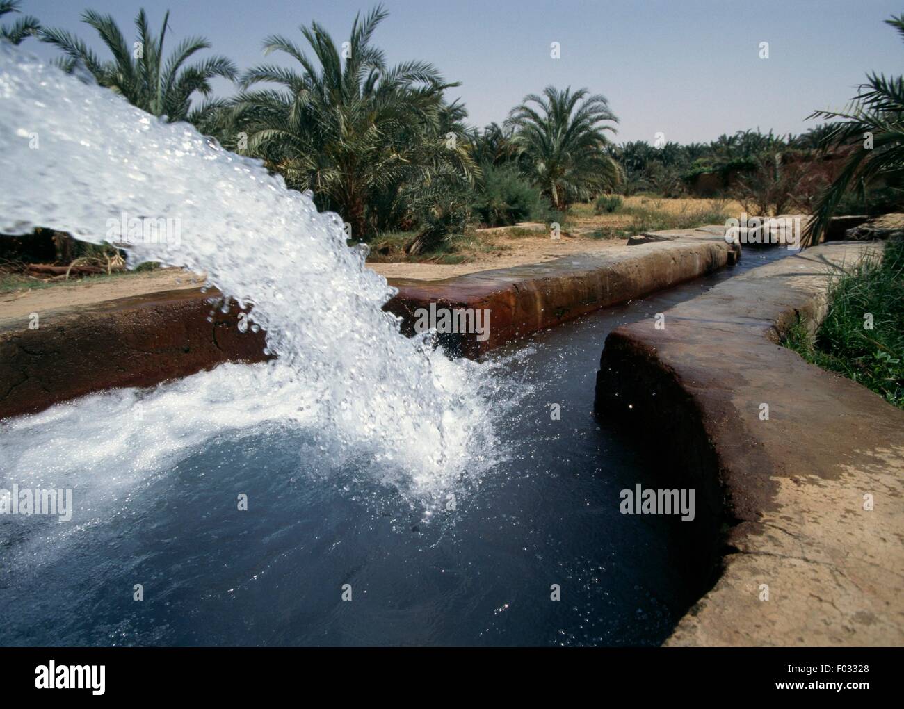 Ferruginous quartzite and dolorite hot springs, Bahariya Oasis, Libyan ...