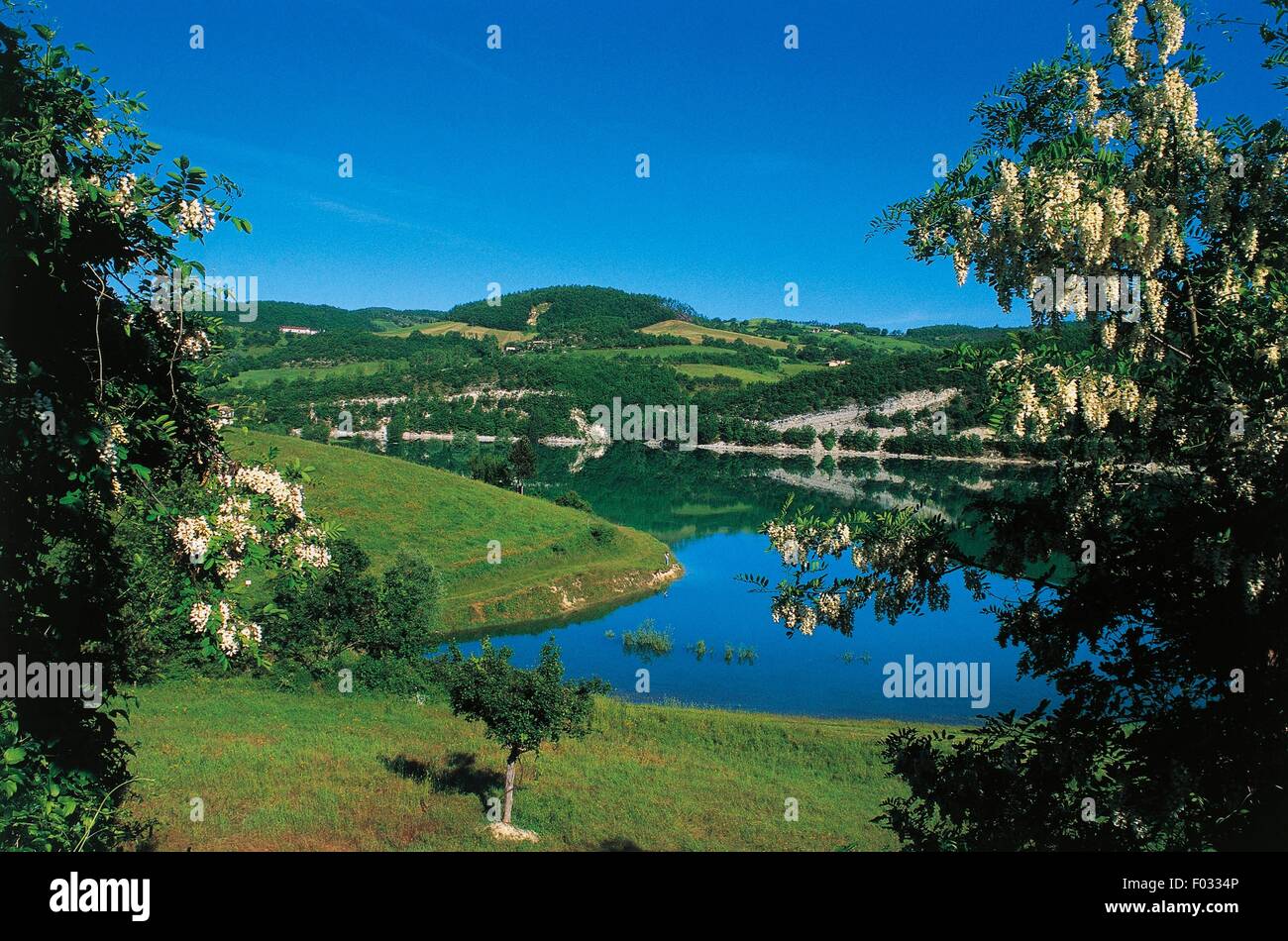 Lake of Fiastra, reservoir, Marche, Italy Stock Photo - Alamy