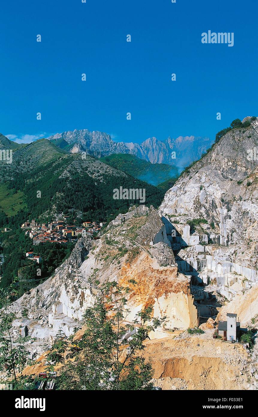 Marble quarries in Colonnata, Carrara, Tuscany, Italy Stock Photo - Alamy