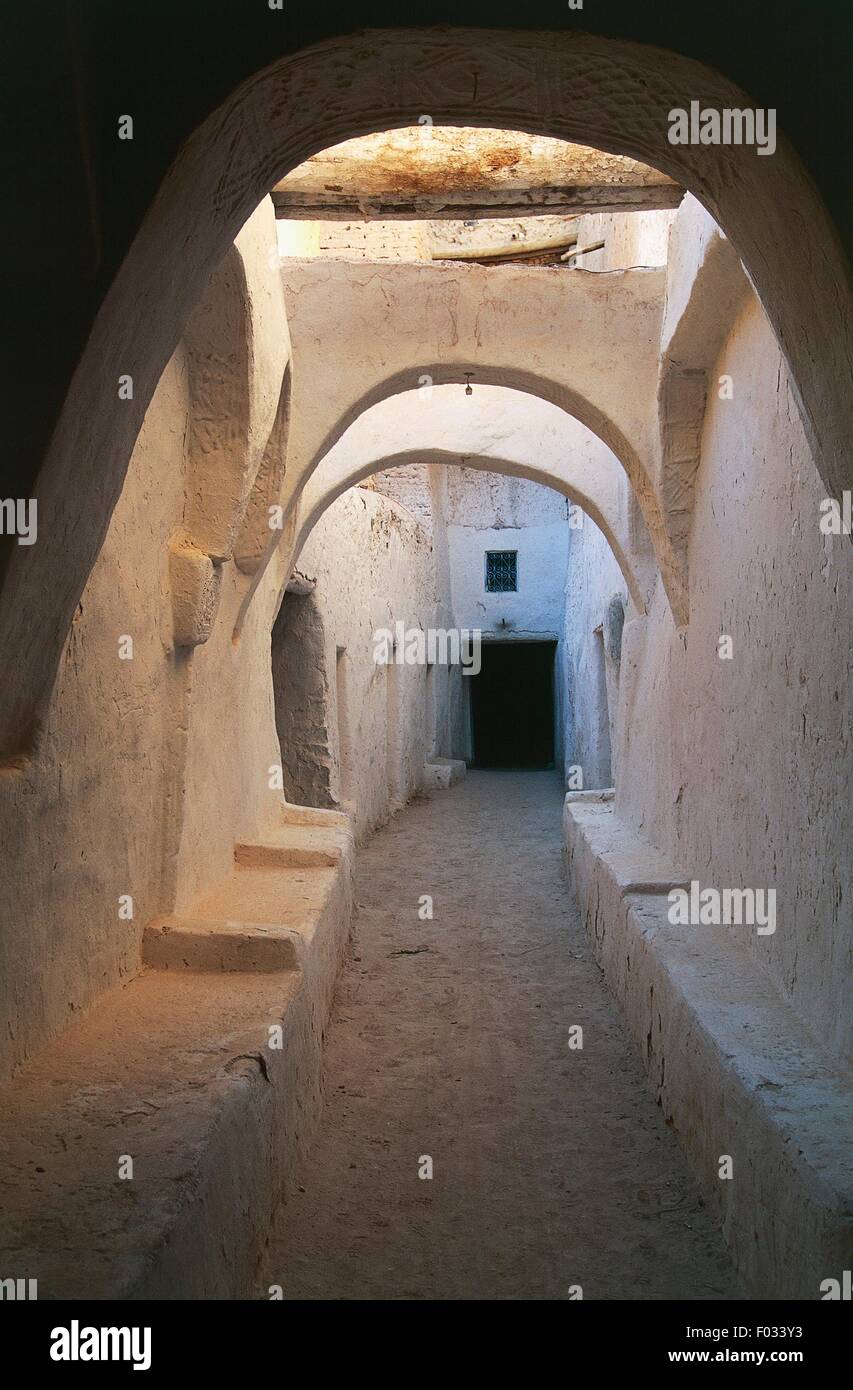 An alley in the old town in Ghadhames, Tripoli, Libya Stock Photo - Alamy