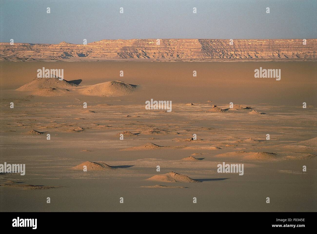 Egypt - Sahara desert - Libyan desert - Qattara Depression Stock Photo ...