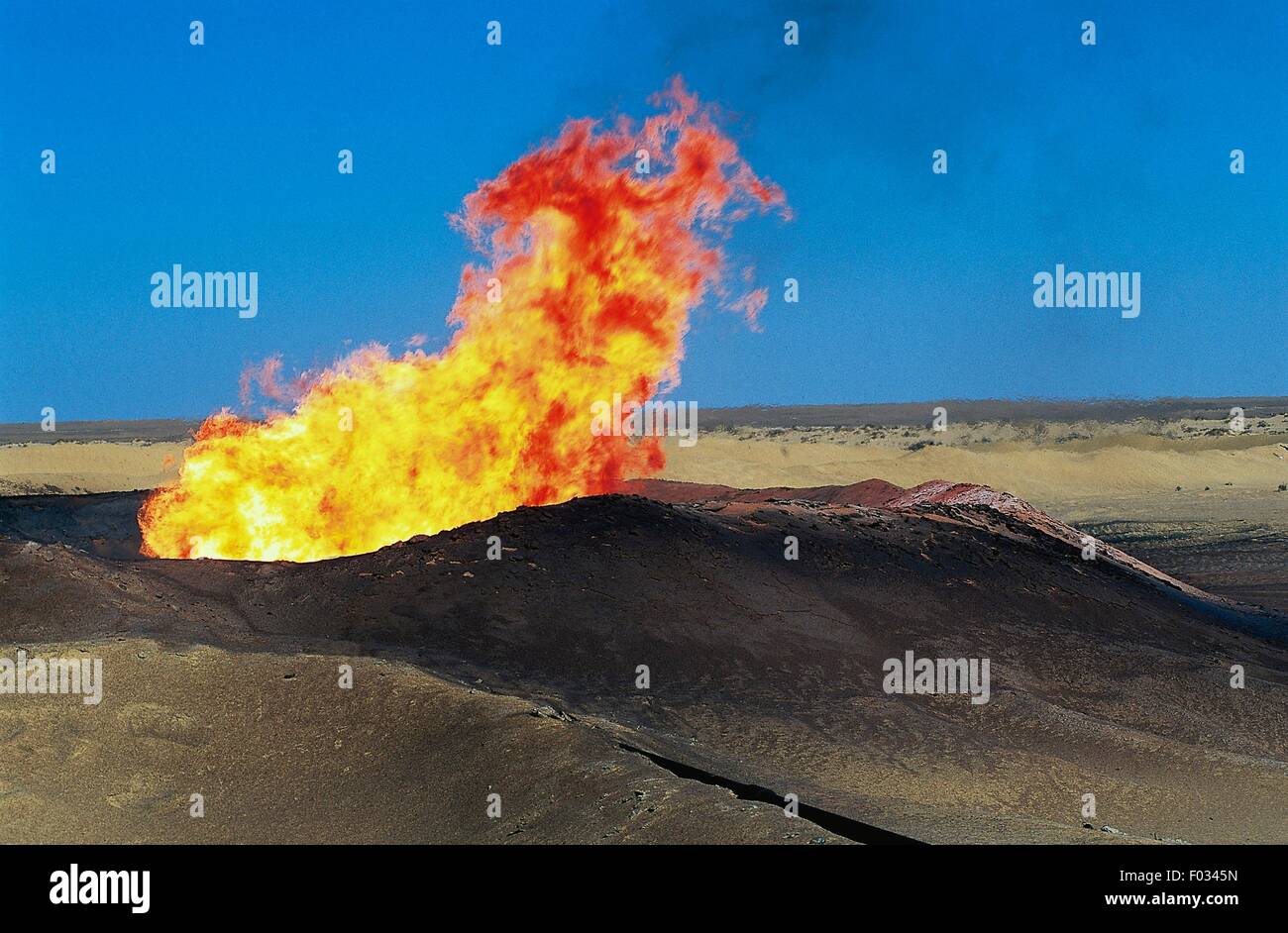 Oil field, Qattara Depression, Lybian Desert, Sahara Desert, Egypt ...