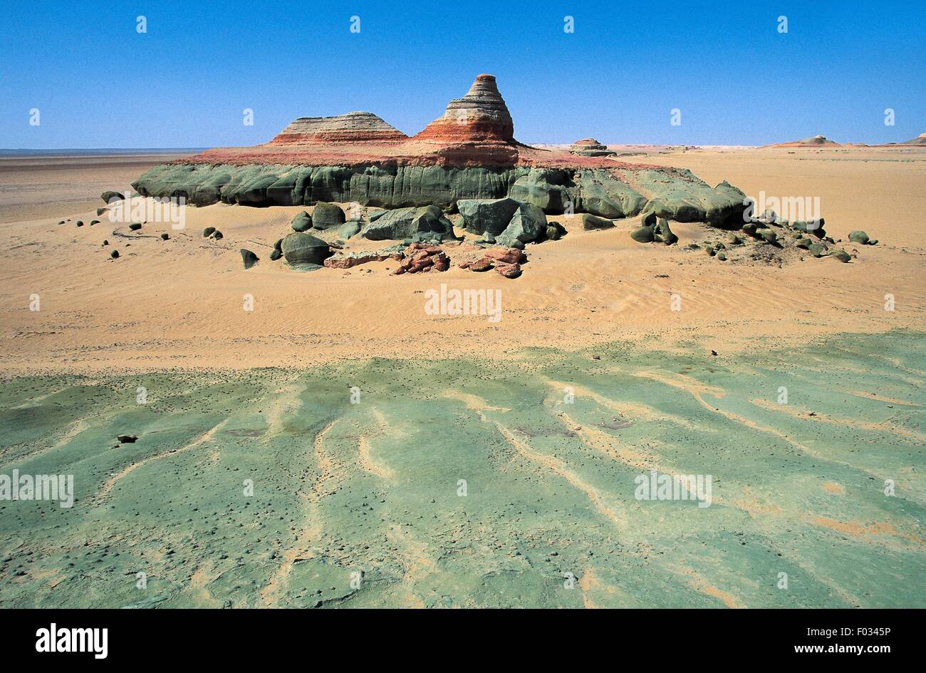 Geological formations, Qattara Depression, Libyan Desert, Sahara Desert ...