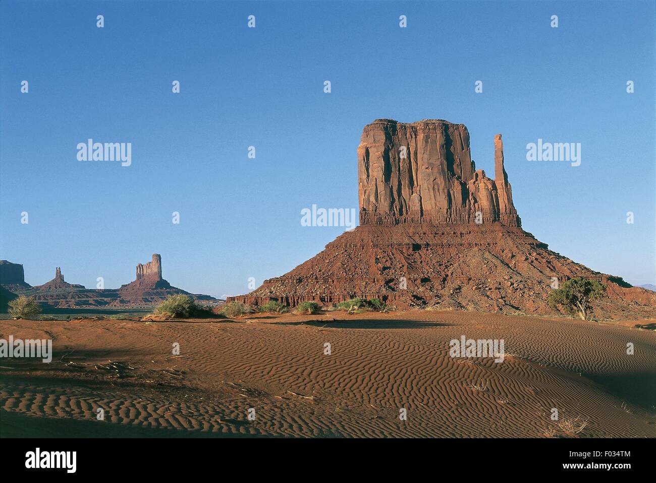 United States of America - State of Arizona - Monument Valley. West ...