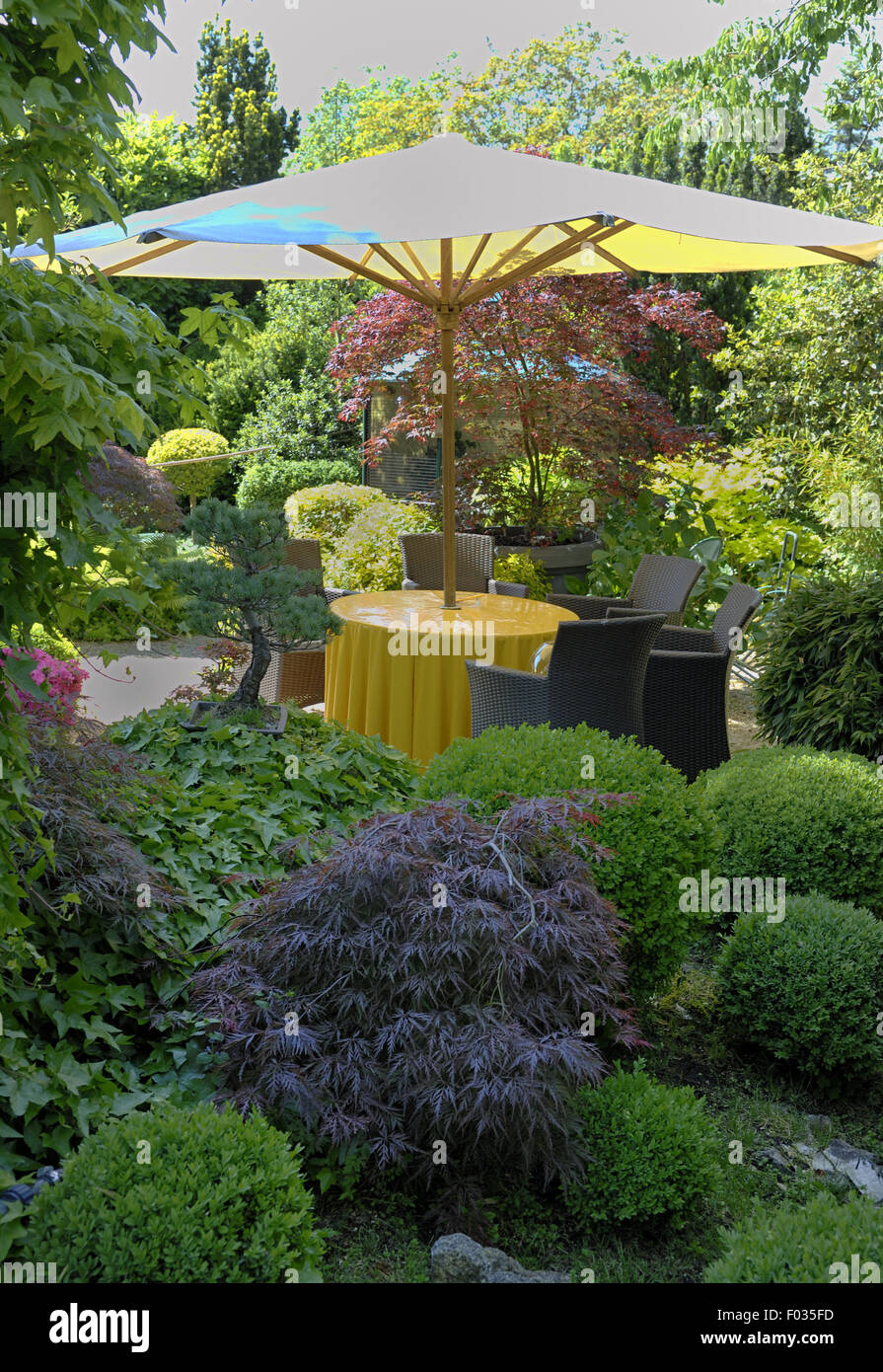 Sonnenschirm garten hi-res stock photography and images - Alamy