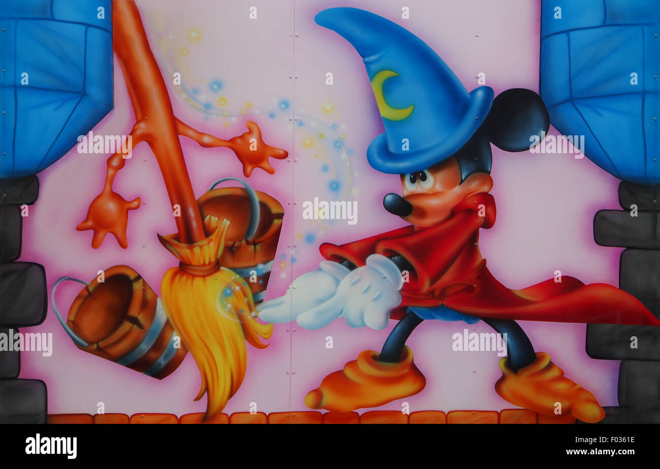 Mickey mouse cartoon hi-res stock photography and images - Alamy