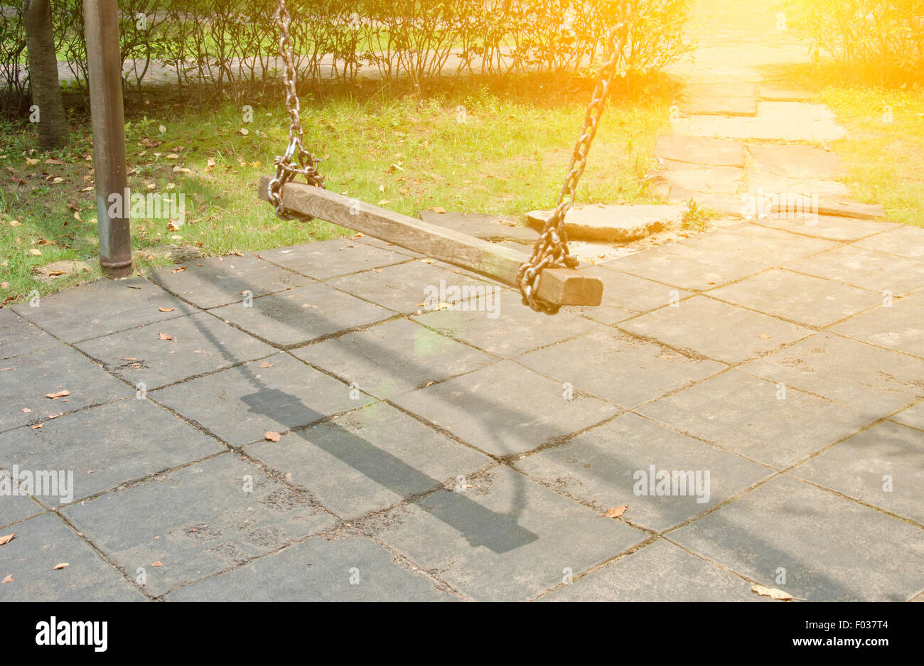 Swing leaf hi-res stock photography and images - Alamy