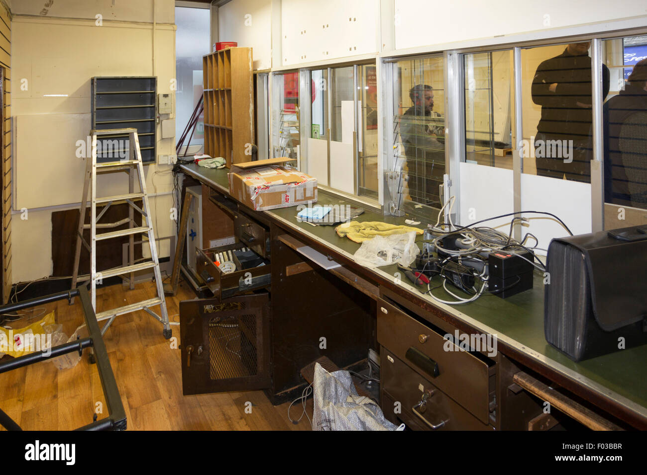 Removed branch hi-res stock photography and images - Alamy