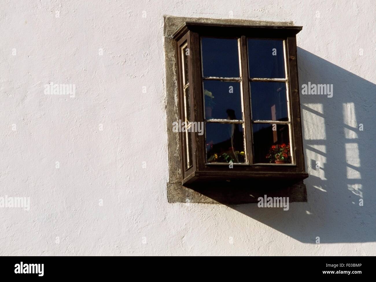Protruding window hi-res stock photography and images - Alamy