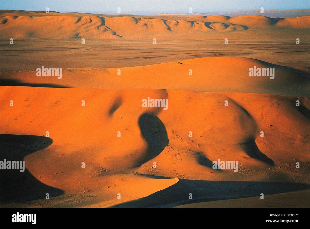 Dunes, Erg Admer, Sahara Desert, Algeria Stock Photo - Alamy