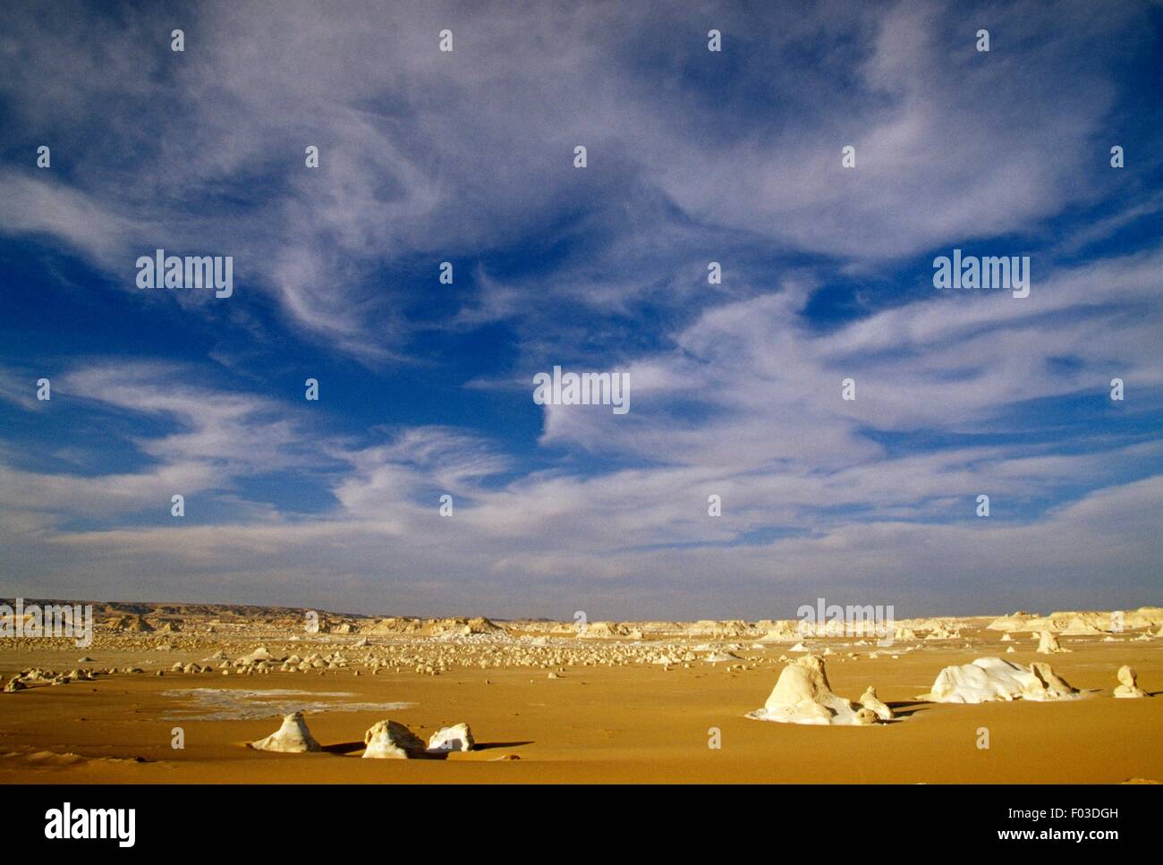 Limestone formation, White Desert near the Farafra Oasis, Libyan Desert ...