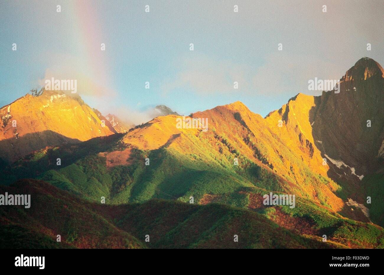 Apuan alps regional park hi-res stock photography and images - Alamy