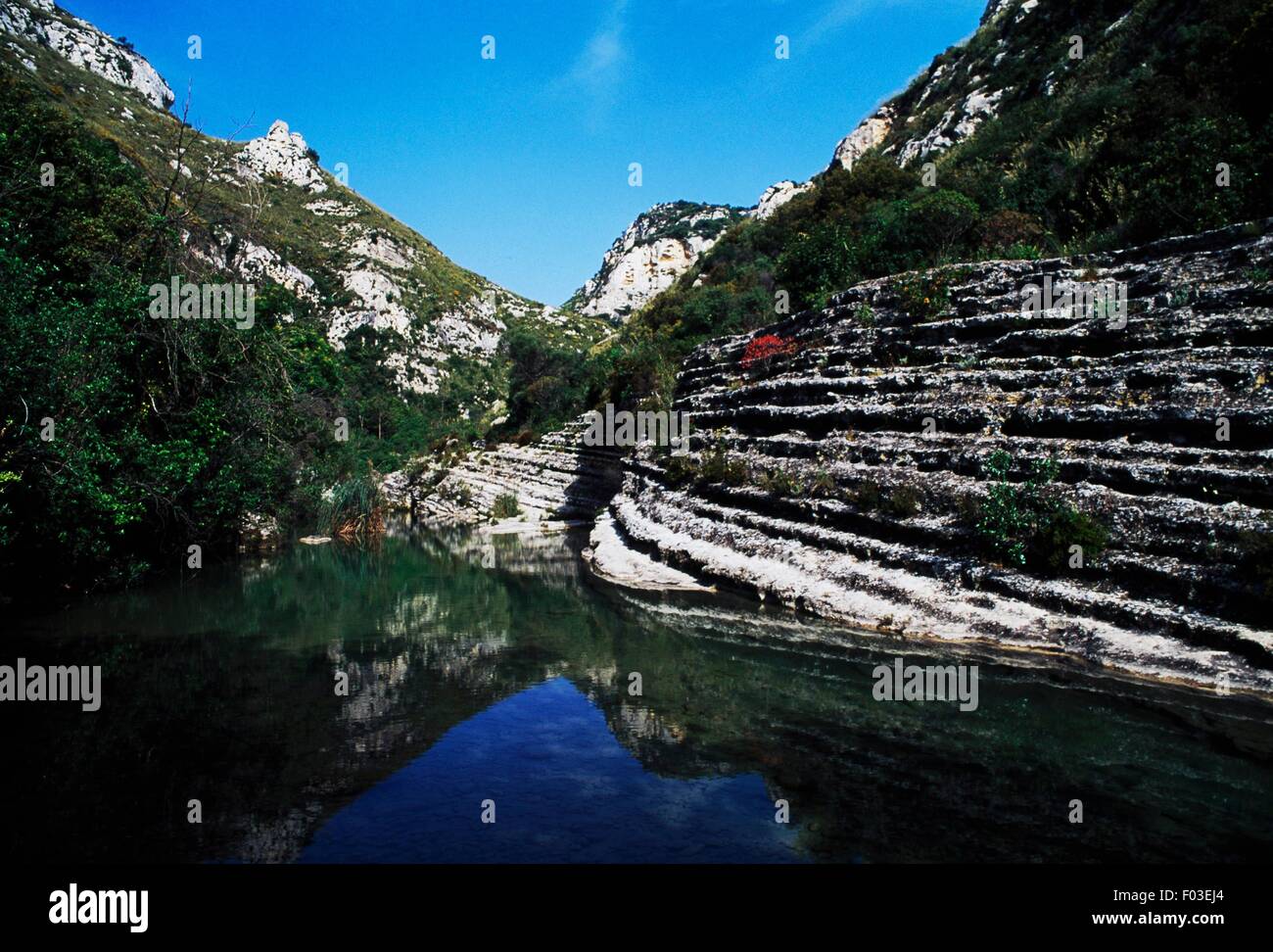 The main lake, Cavagrande del Cassibile Nature Reserve, Sicily, Italy ...
