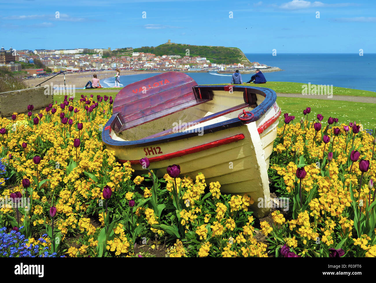 Rowing boat in Scarborough flower bed Stock Photo - Alamy