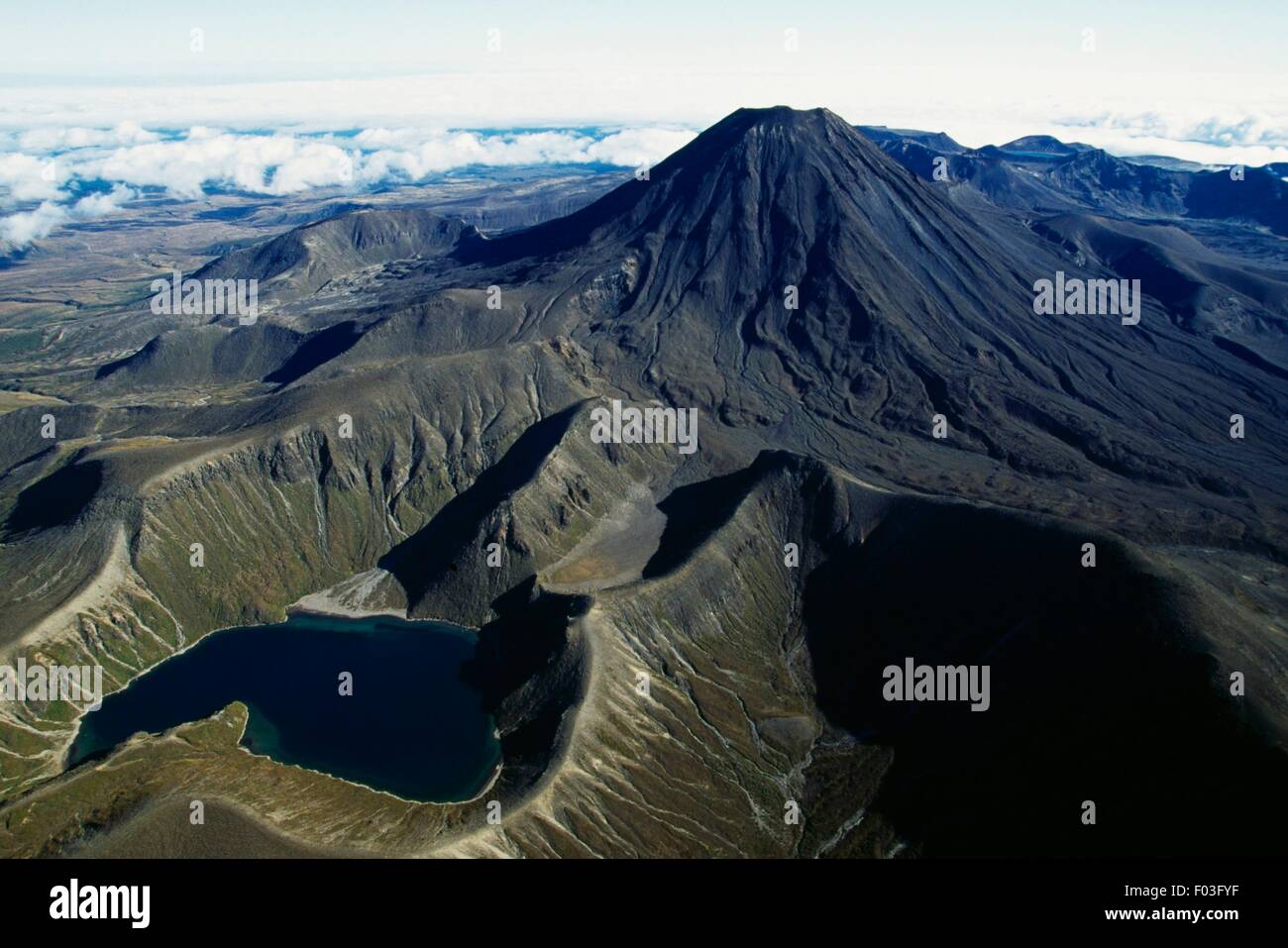 Upper Tama Lake and Mount Ngauruhoe, Central Plateau, Tongariro ...