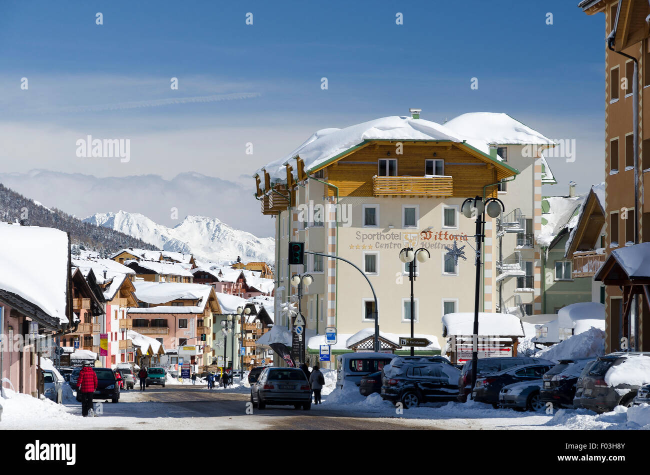 Passo tonale italy hi-res stock photography and images - Alamy