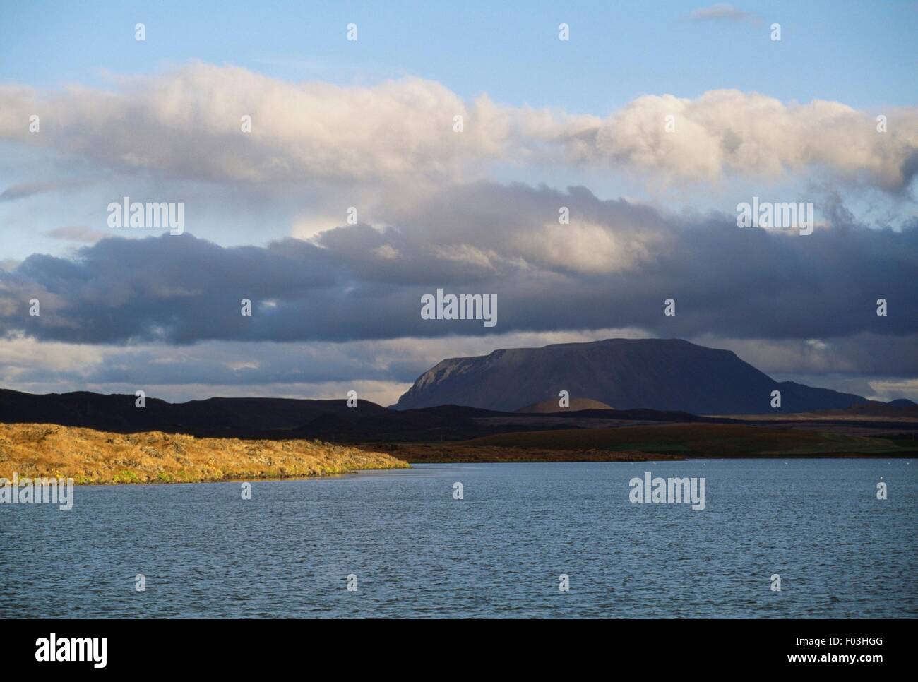 Lake Myvatn (Lake of Midges) at sunset, Sudur-Thingeyjarsysla, Iceland ...