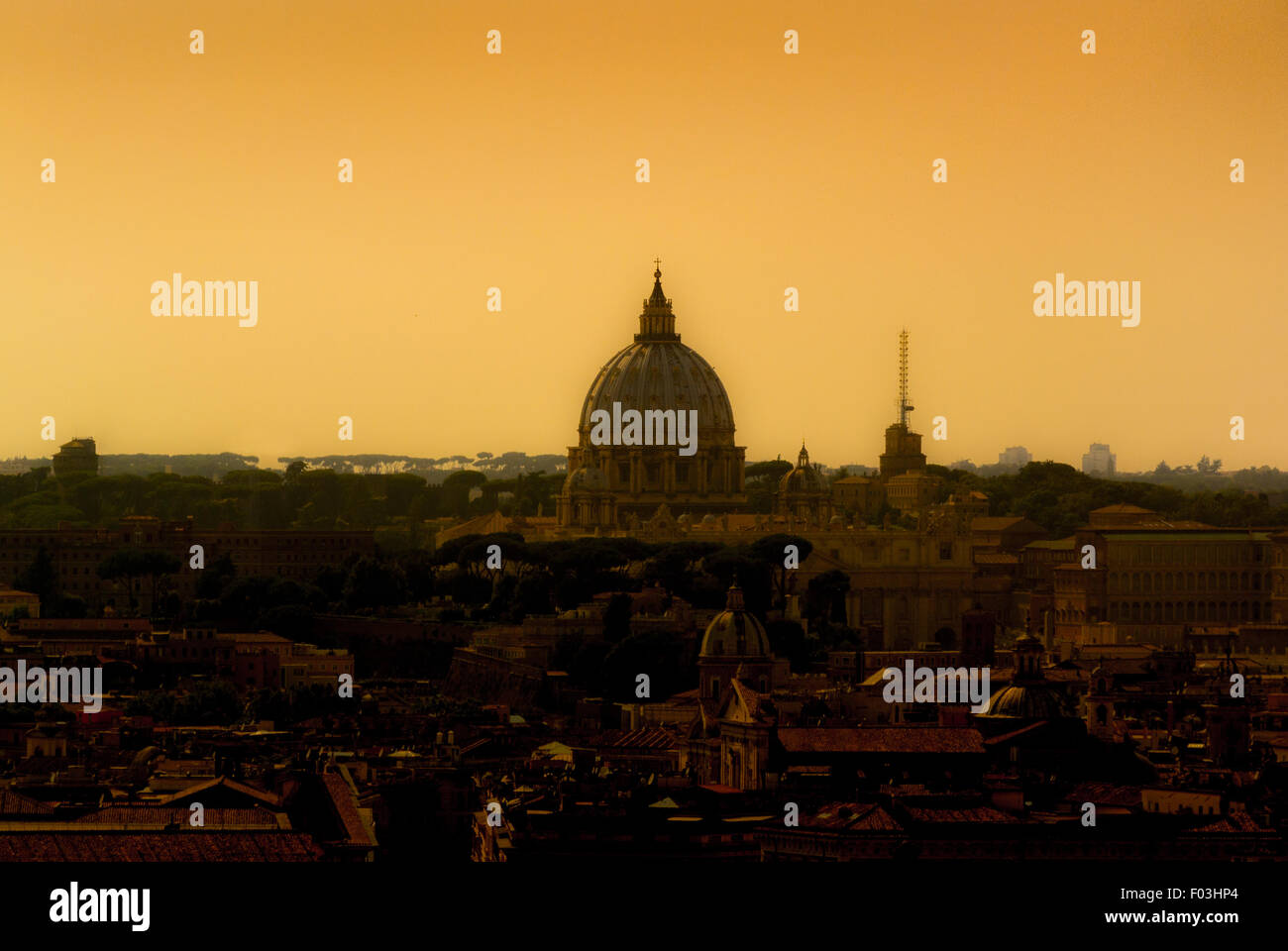 St Peter's Basilica. Vatican City at dusk, Rome. Italy Stock Photo - Alamy