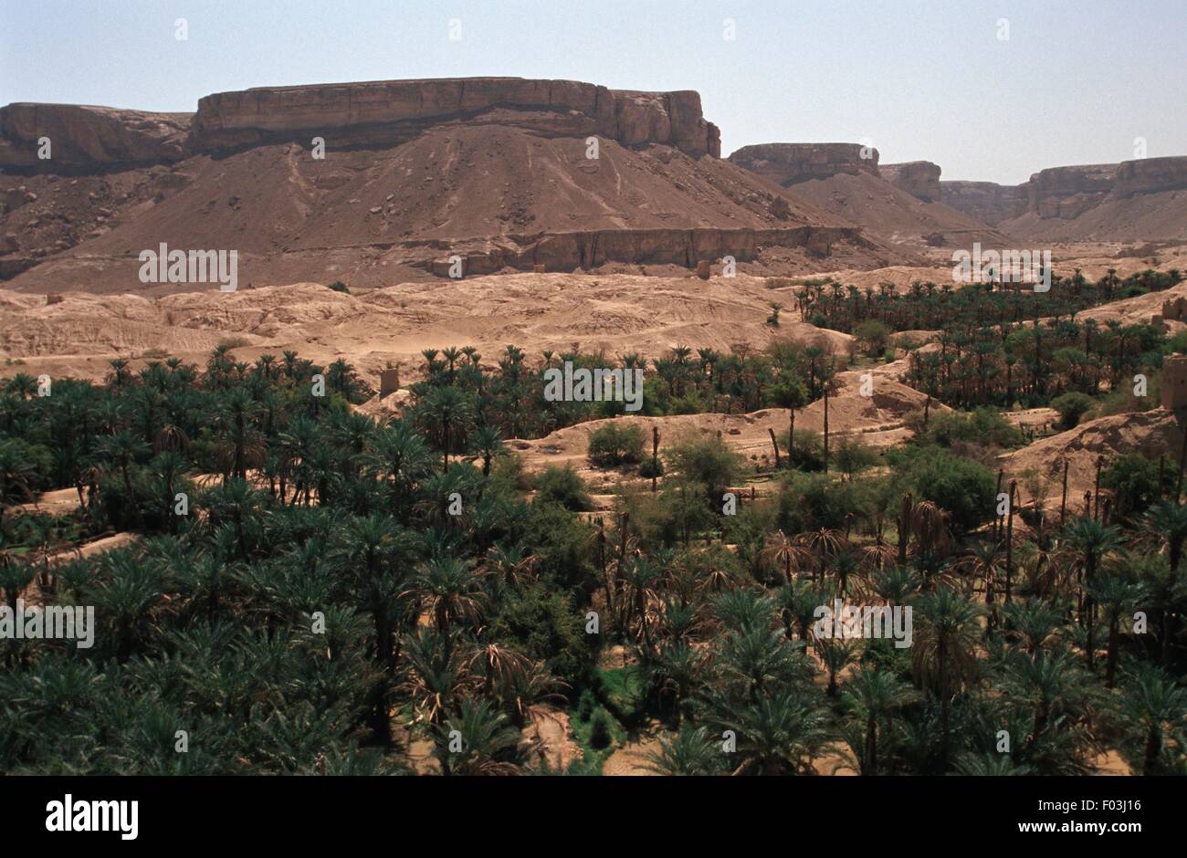 Yemen, Hadhramaut Province, Wadi Doan, landscape near Al Hajjarin ...