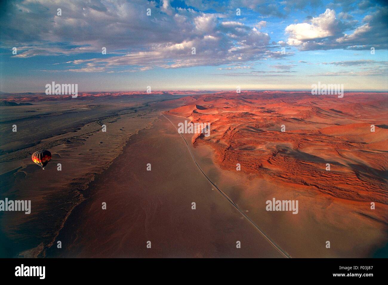 Namibia, Namib Naukluft Park, Balloon flight, sunrise Stock Photo - Alamy