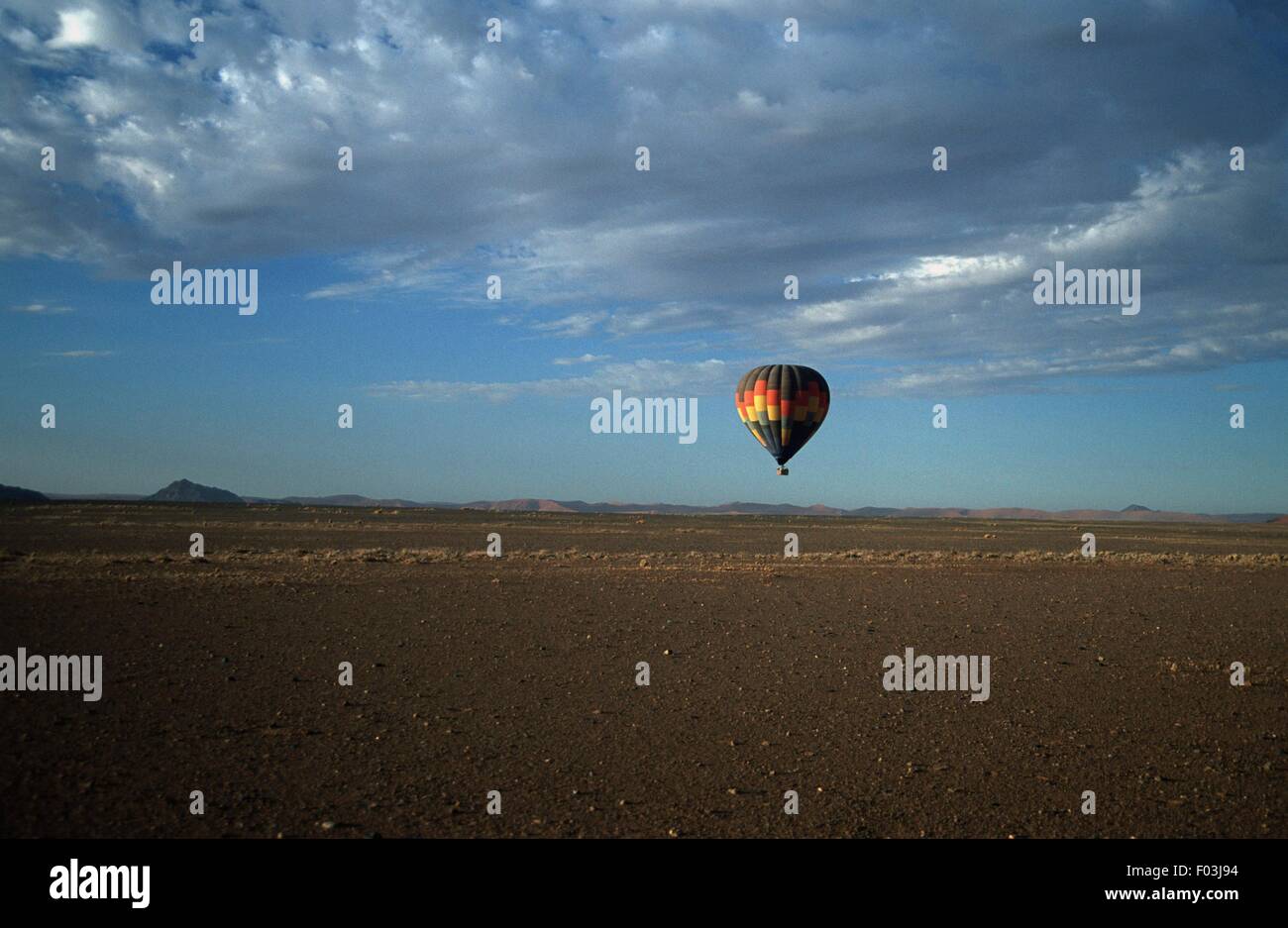 Namibia, Namib Naukluft Park, Balloon flight over the desert Stock ...
